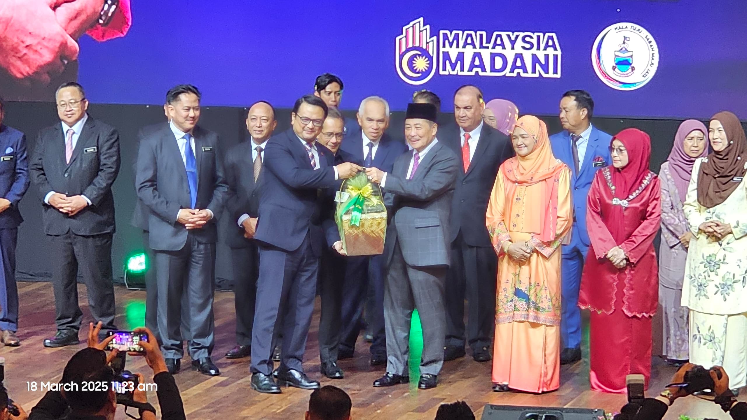 SEC Joins State’s Hari Raya Kuih-Muih Distribution for Frontliners ...